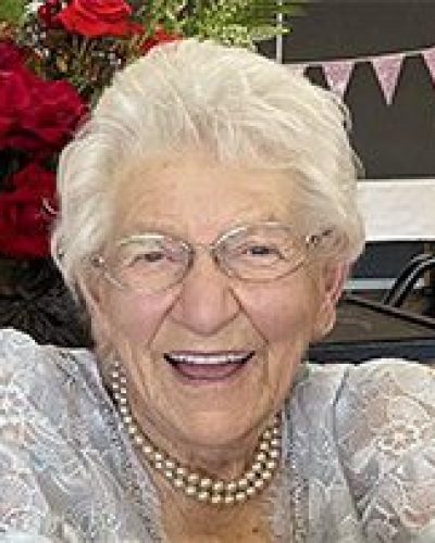 Isobel Lorraine LOWE - Obituaries - Lamb & Hayward